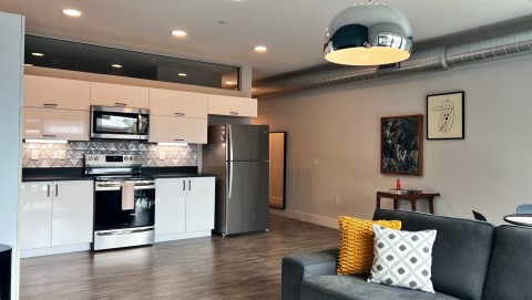 1254 North High Street 204 : Off-Campus and Commuter Student Engagement