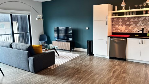 1254 North High Street 204 : Off-Campus and Commuter Student Engagement