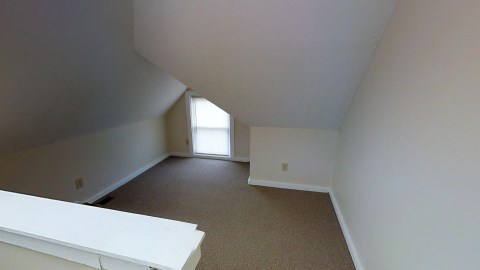 1375 Indianola Avenue : Off-Campus and Commuter Student Engagement